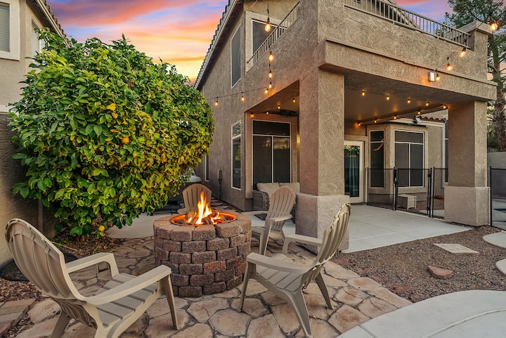 Prime Location, Private Pool, Office & Fast Wi-fi! - Mesa, AZ