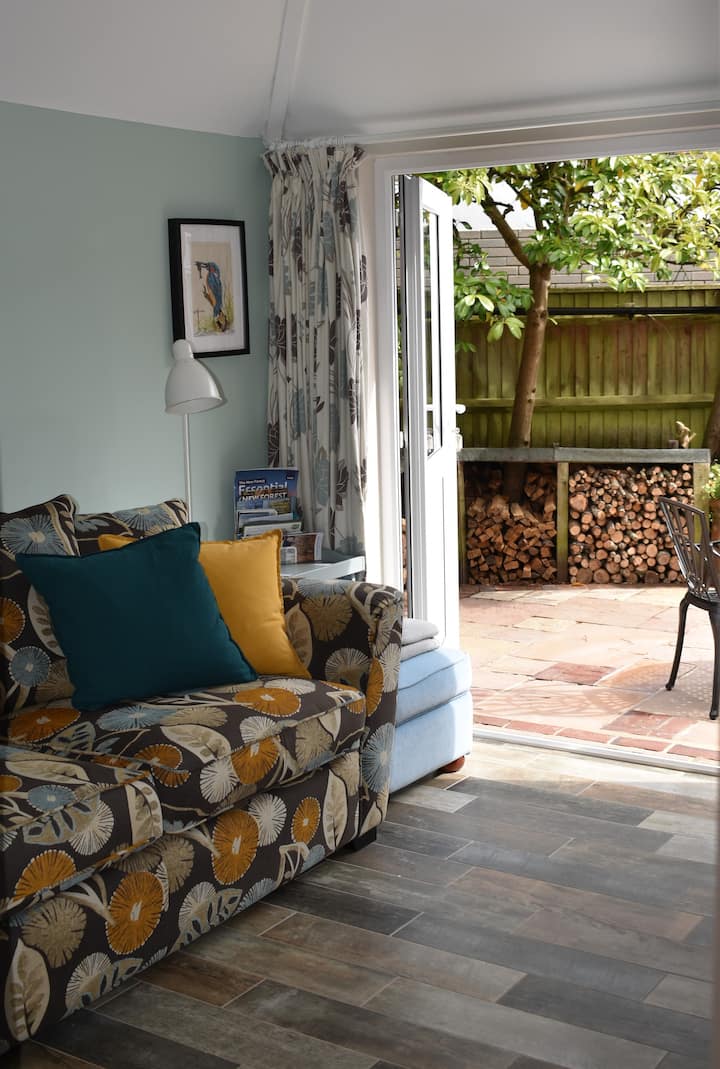 Dog Friendly, Self-contained Guest Suite - Lymington
