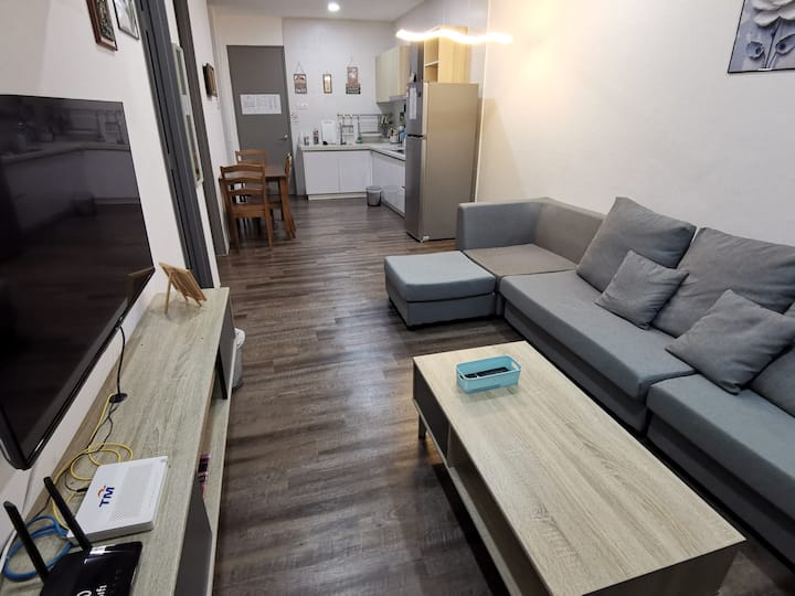 2br 3pax Homely Suite With Balcony, Pool & Gym. - 古晉