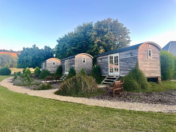'Baacombe' Luxury Shepherd Huts, Amazing Vistas - Devizes