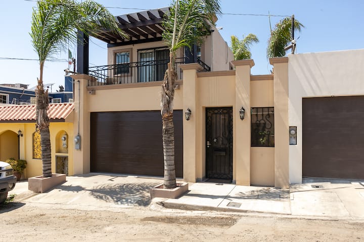 Casa Del Puerto W/ Jacuzzi & Bbq Grill | Ac |4br - Ensenada