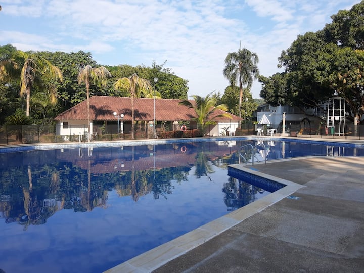 Un Paraiso A Tu Alcance - Melgar