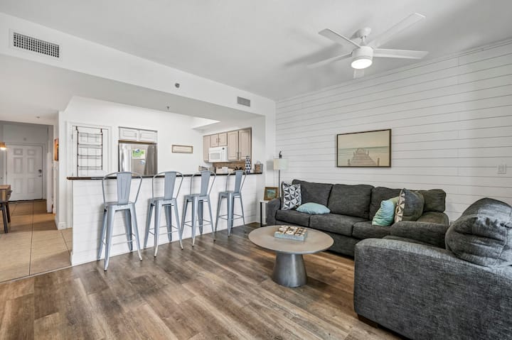 Destin Harbor Beachfront Vacation Rentals - Destin, FL | Airbnb