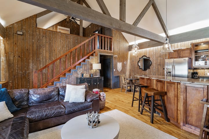 Rustic-chic Cabin In The Tennessee Woods - Knoxville, TN