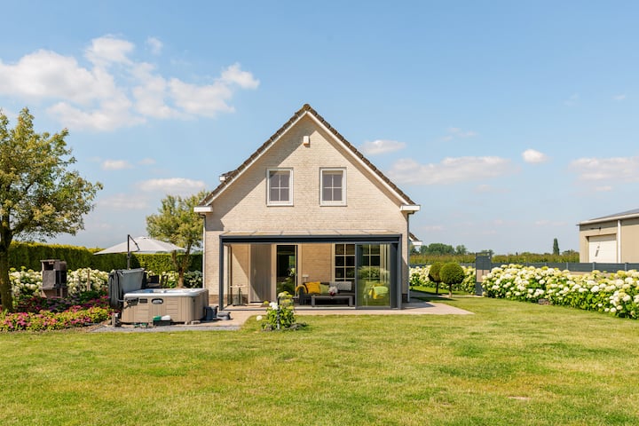 Gehele Luxe Villa Met Jacuzzi En Hectaren Tuin - Culemborg