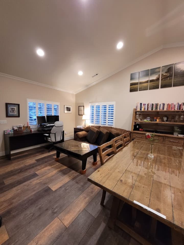 Downtown Diamond In The Rogue- Sleeps 8- 5 Beds - Medford, OR