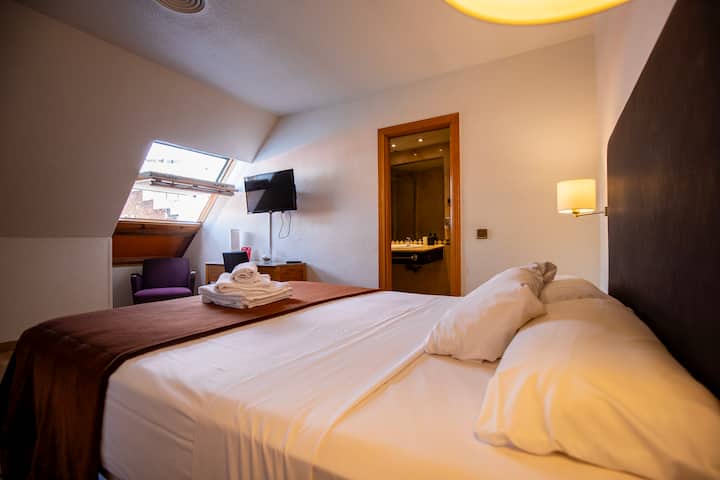 ÁTico Amplio Y Luminoso. Plaza España. - Madrid