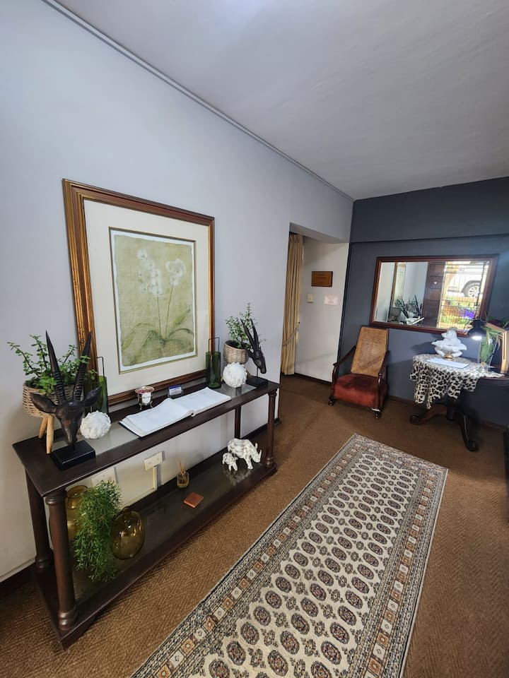 Hillton Manor Family Room - Yellow Room - Richards Bay