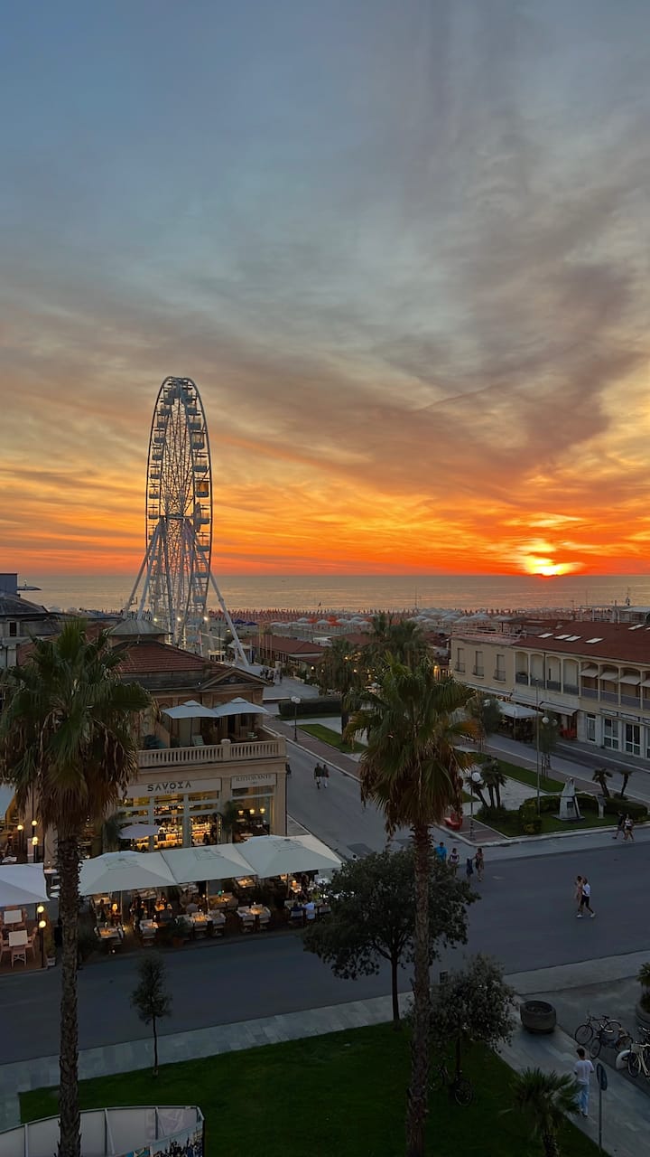 "Luxury Front Sea" - Viareggio - Viareggio