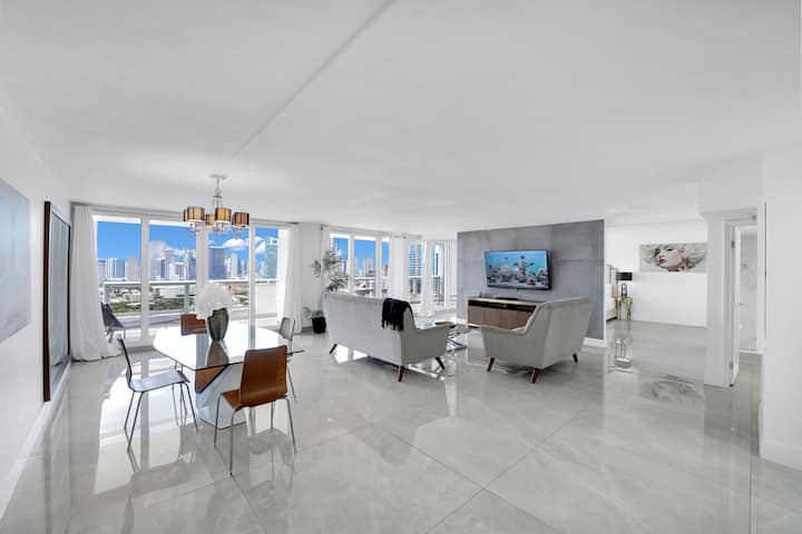 Classic Beauty! Miami Insane Skyline & Water Views - Miami