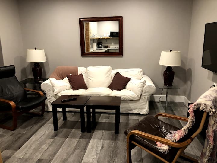 Tavern Suites, Picton, Pec - Prince Edward County