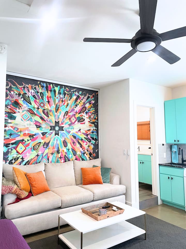 New Modern Garage Apartment In East Austin! - Austin, TX