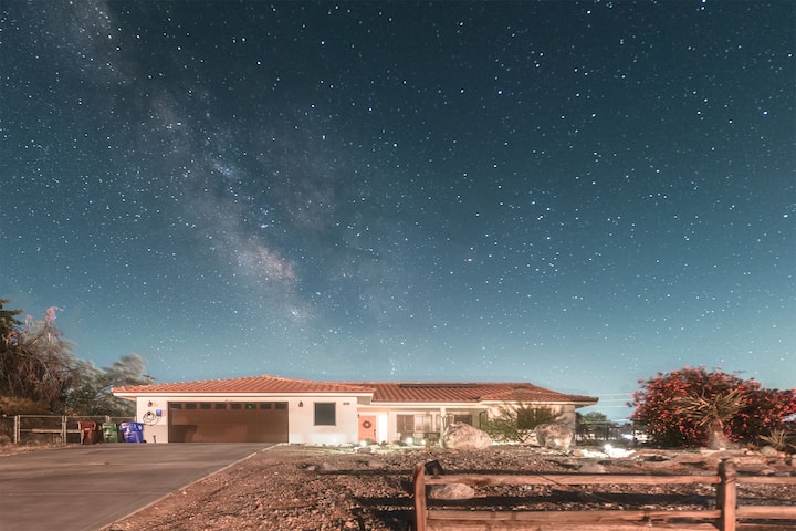 Huge 2800sf Modern Family-friendly Home Games Art - Yucca Valley, CA