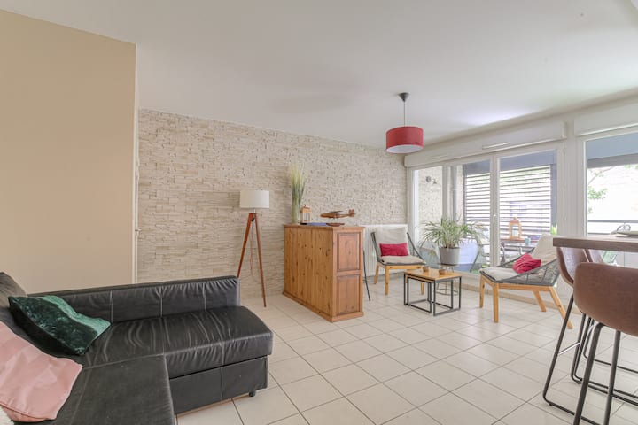 "Le Lounge" En Famille Ou Entre Amis Avec Garage - Lyon