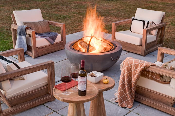 Stylish Coastal Suite Newport County Pet Ok /Yard - Rhode Island