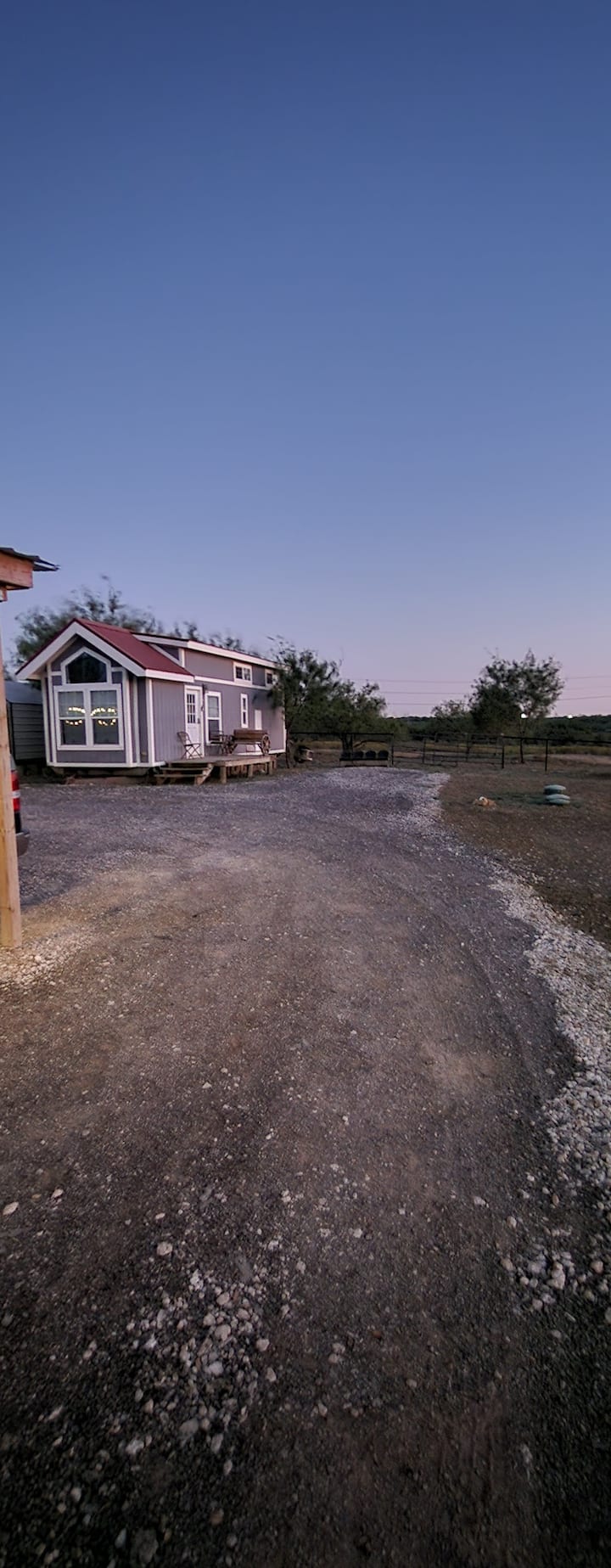 Escape To Our Charming Tiny House On A Quiet Farm! - Midlothian, TX