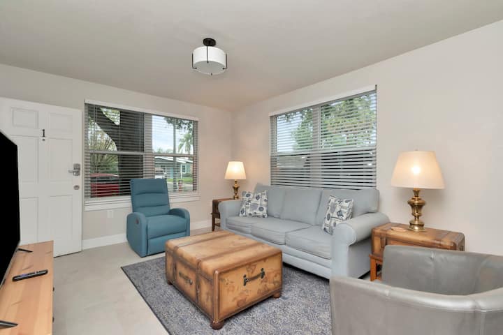 Davis Islands 1st Floor 1 Bed Apt Just Off Water! - Davis Islands, FL