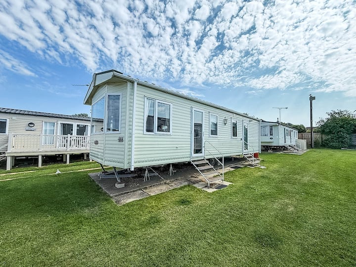 Lovely 6 Berth Caravan For Hire At Manor Park In Hunstanton Norfolk Ref 23044s - Hunstanton