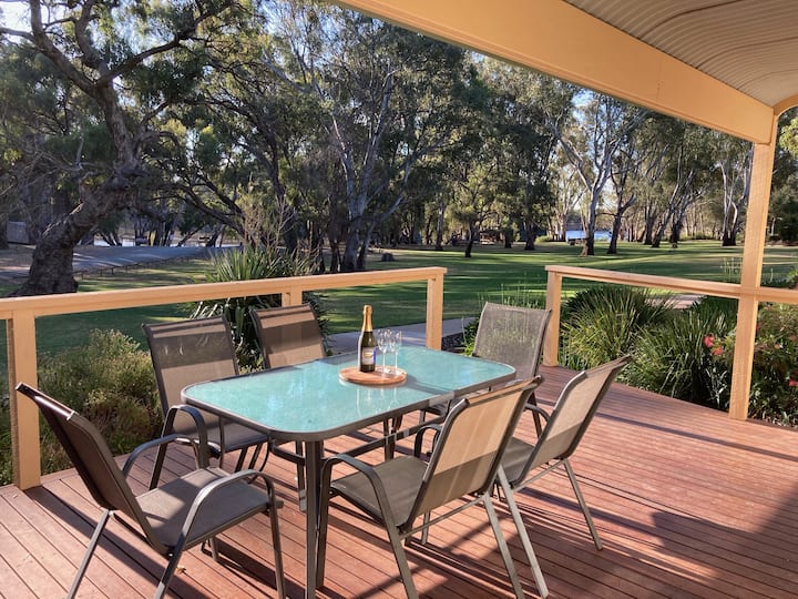 Stunning Murray River Views -Winbi Holiday Rentals - Echuca