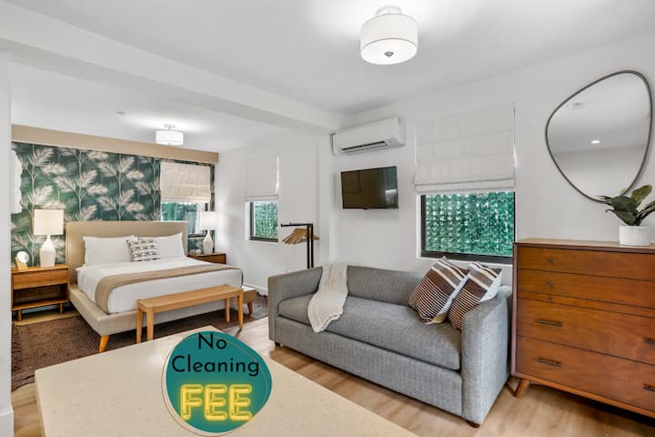 Stylish Studio Apartment W Kitchen In South Beach - Miami Beach, FL