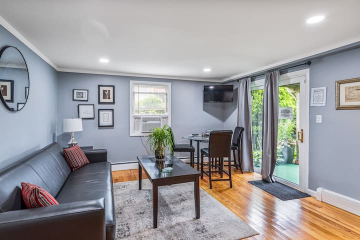 ♡Cozy 1br Apt,garden Patio & Off Street Parking♡ - Deer Park, NY