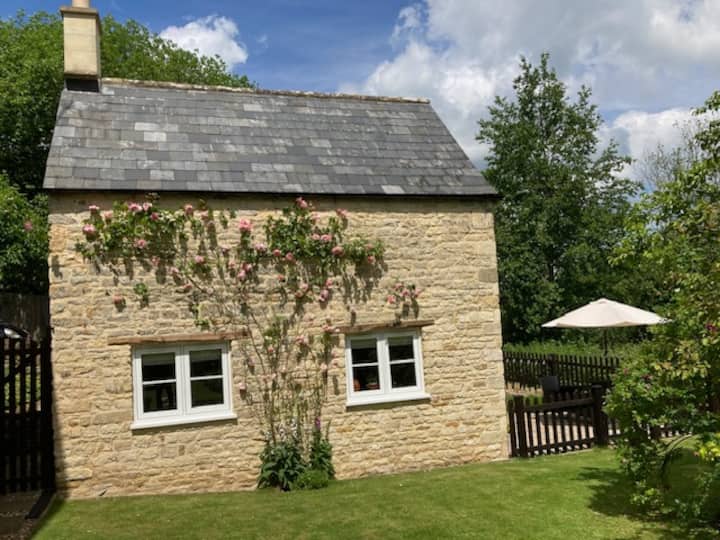 Charming One Bed Detached Cottage In The Cotswolds - Stroud