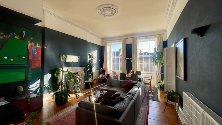 Bright Unique Georgian First Floor Flat - Edinburgh