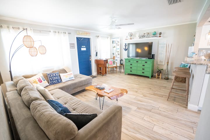 Sajoma Beach House, Paradise, 2 Min Walk To Ocean! - Ormond Beach, FL