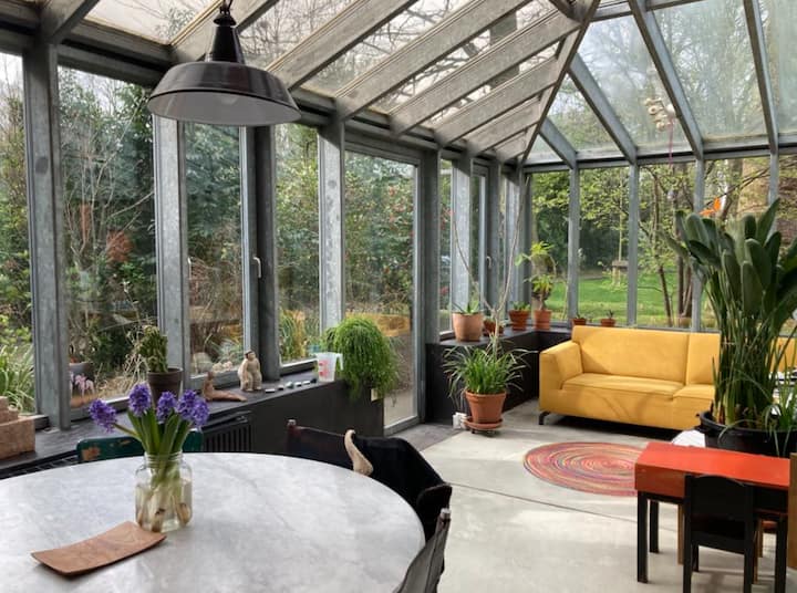 Appartement Lumineux Dans Un Jardin Merveille. - Anderlecht