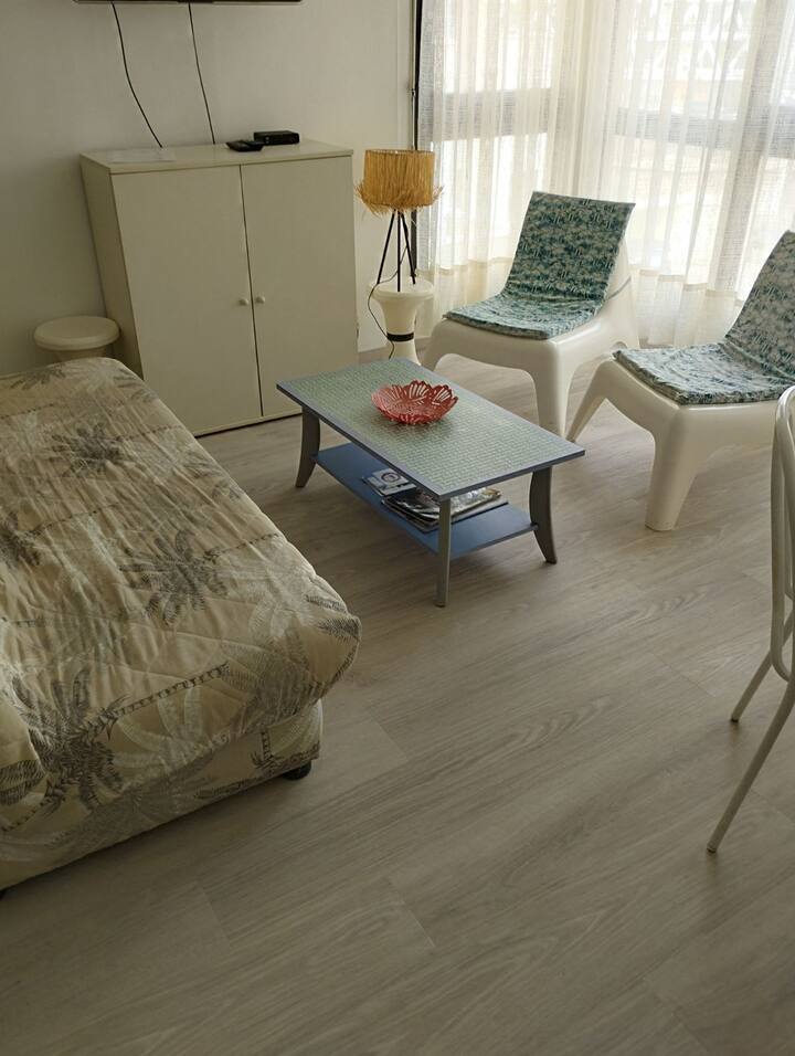 Grand Studio Avec Terrasse En Centre Ville - La Grande-Motte