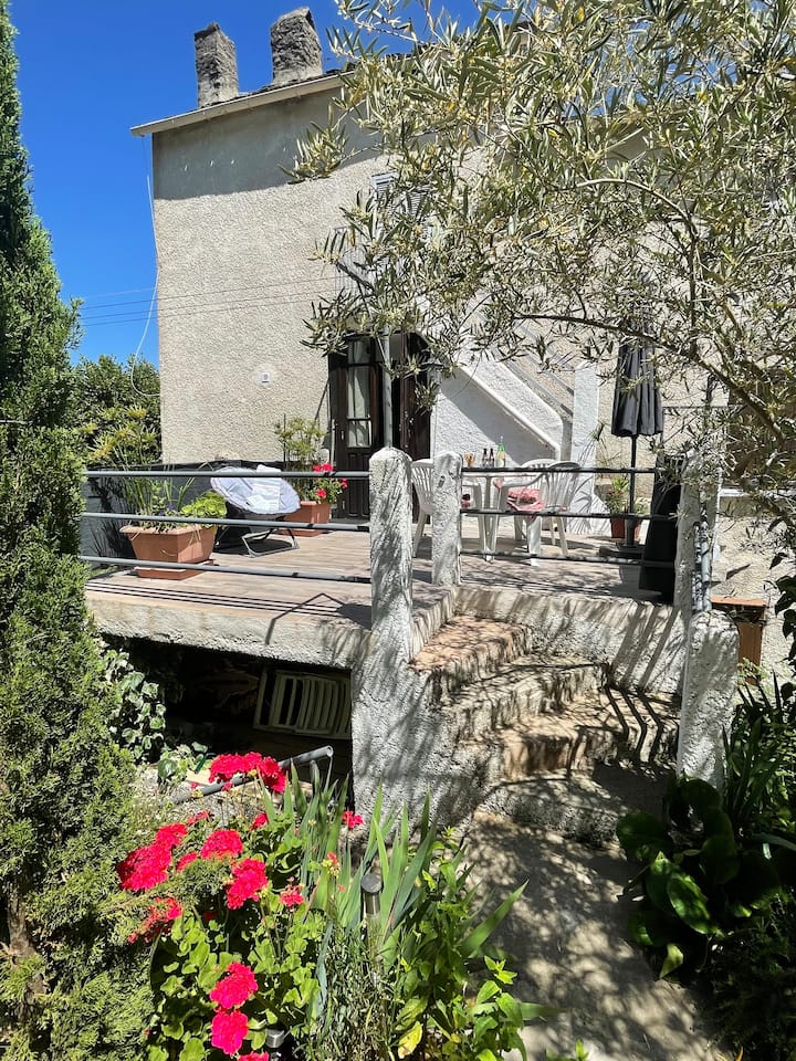 Séjour De Charme Dans Un Village Authentique Corse - アランド