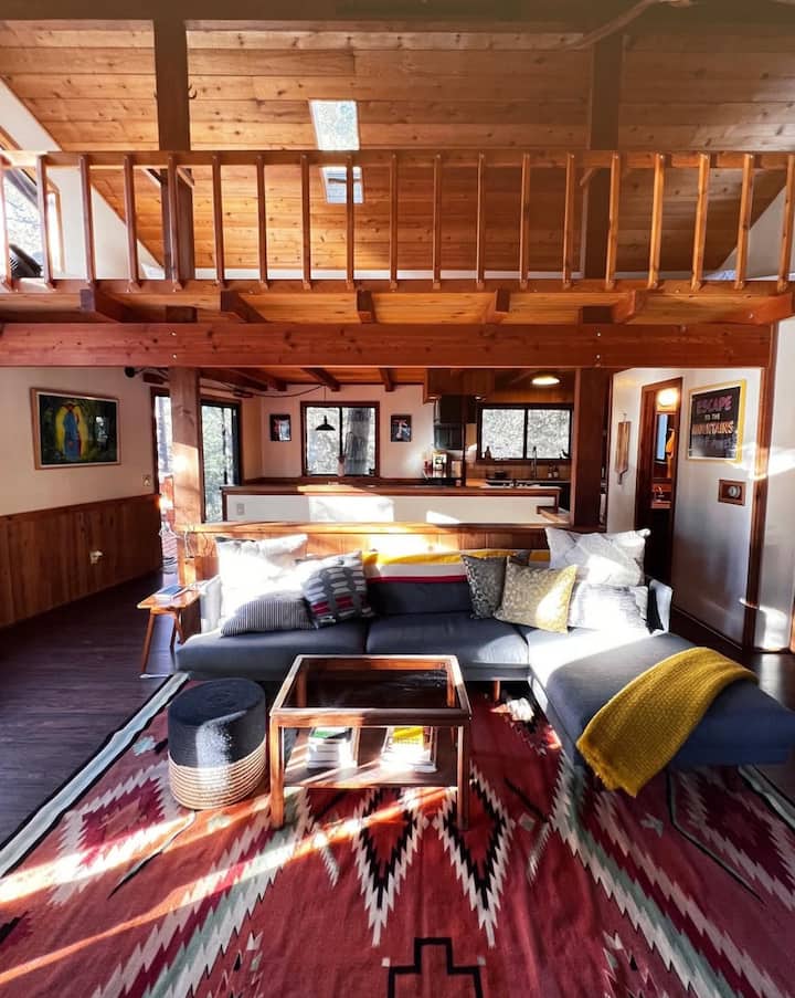 Wavy Pines Cabin - A Mountainside Hideaway - Idyllwild-Pine Cove, CA