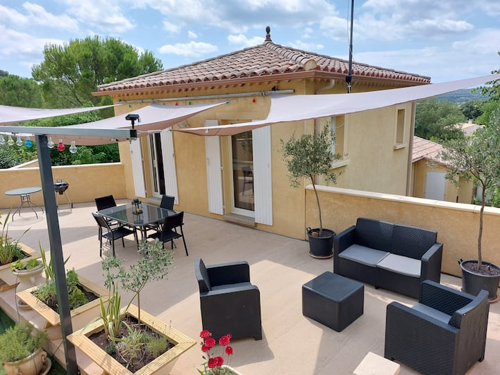 Appartement Avec Terrasse Spacieuse - Montpezat