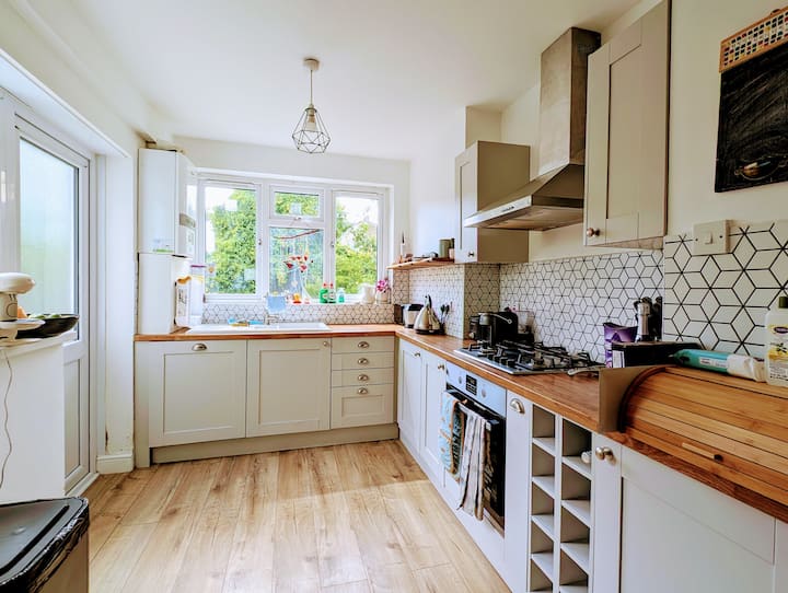 Cosy & Comfortable Whole House In Excellent Area! - London