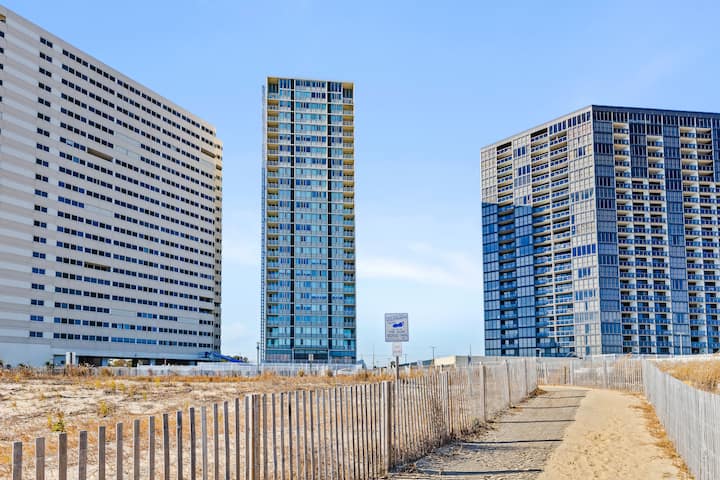 Oceanfront Bldg.| 2 Pools | Tennis | Game Room - Ocean City, MD