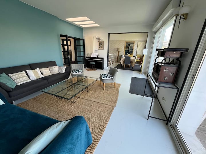 Grande Maison 5 Ch : Vue + Jardin Devant La Seine - Paris