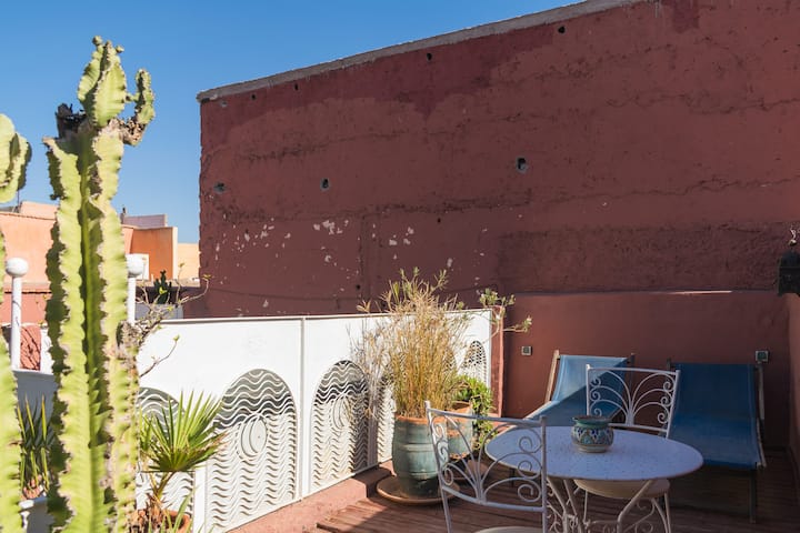 Riad Moulaty 205m2 Centre Ville Avec Terrasse - Marrakesh