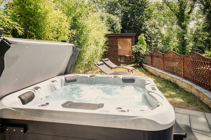 Hot Tub, Spa Sauna Retreat By Blenheim, 4x Parking - Oxfordshire