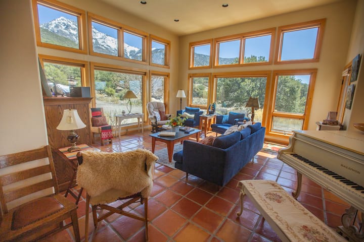 Lovely Home In Crestone (Great Views!) - Crestone, CO