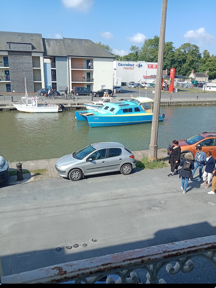 Sur Le Port D' Isigny Sur Mer. A 2 Pas Du Centre - Isigny-sur-Mer