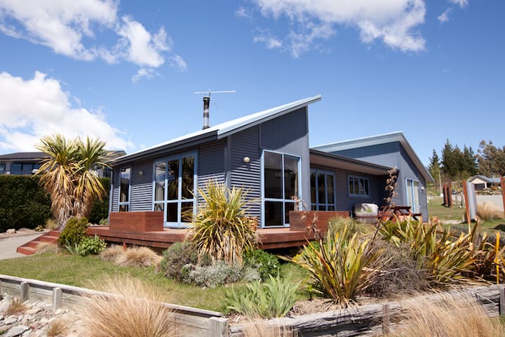 Pukeko Palace | Lake Tekapo - Lake Tekapo