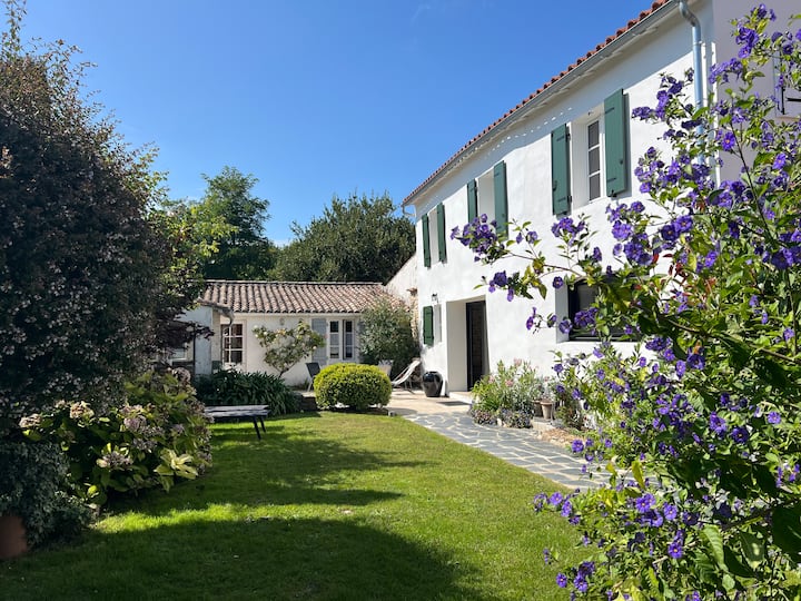Maison De Charme Rénovée Avec Jardin, Proche Mer. - Île de Ré