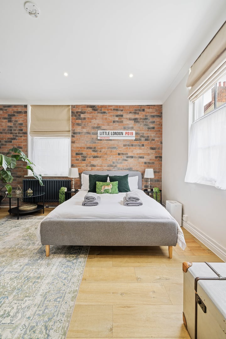 City Centre Entire Studio Apartment- Self Check In - Chichester