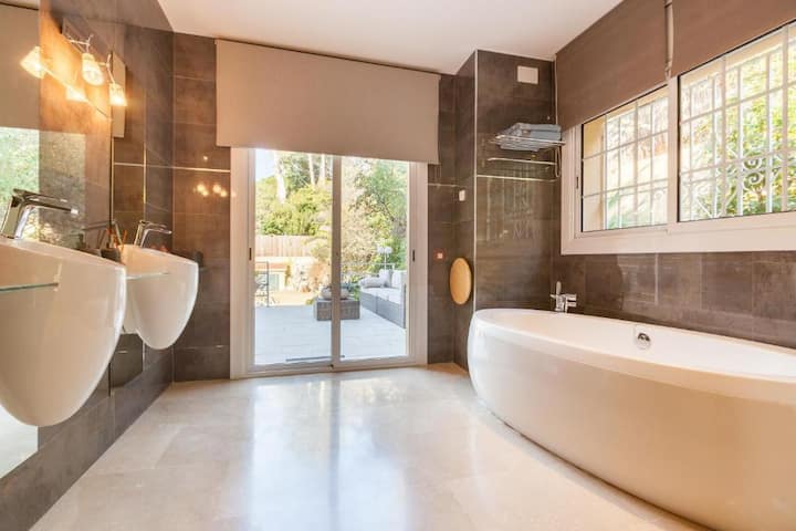 Cabrils Romantic Retreat . Piscina Y Bañera - Granollers