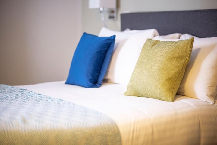 Belfast Family Hotel Room With Breakfast Included - Belfast