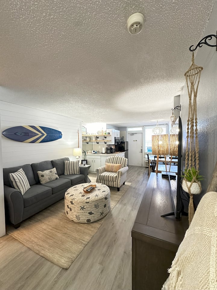 “Seabliss”, Oceanfront 1st Floor Cozy Condo - Daytona Beach, FL