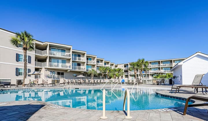 Beachfront Retreat- Heated Pools - Tybee Island, GA