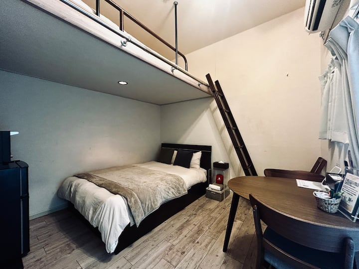 【スワンパーク池袋】池袋駅徒歩10分!ラグジュアリーなloftがあるお部屋!最大4人! - Ikebukuro