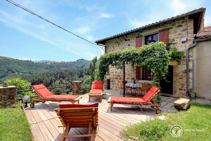 Un Lieu De Détente En Pleine Nature - Ardèche