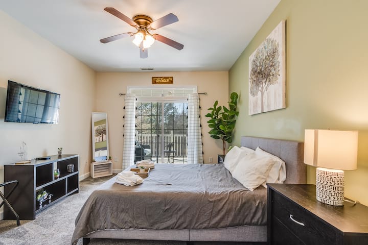Sunset Vibes- Pond View- Community Pool-off Rt 1 - Delaware